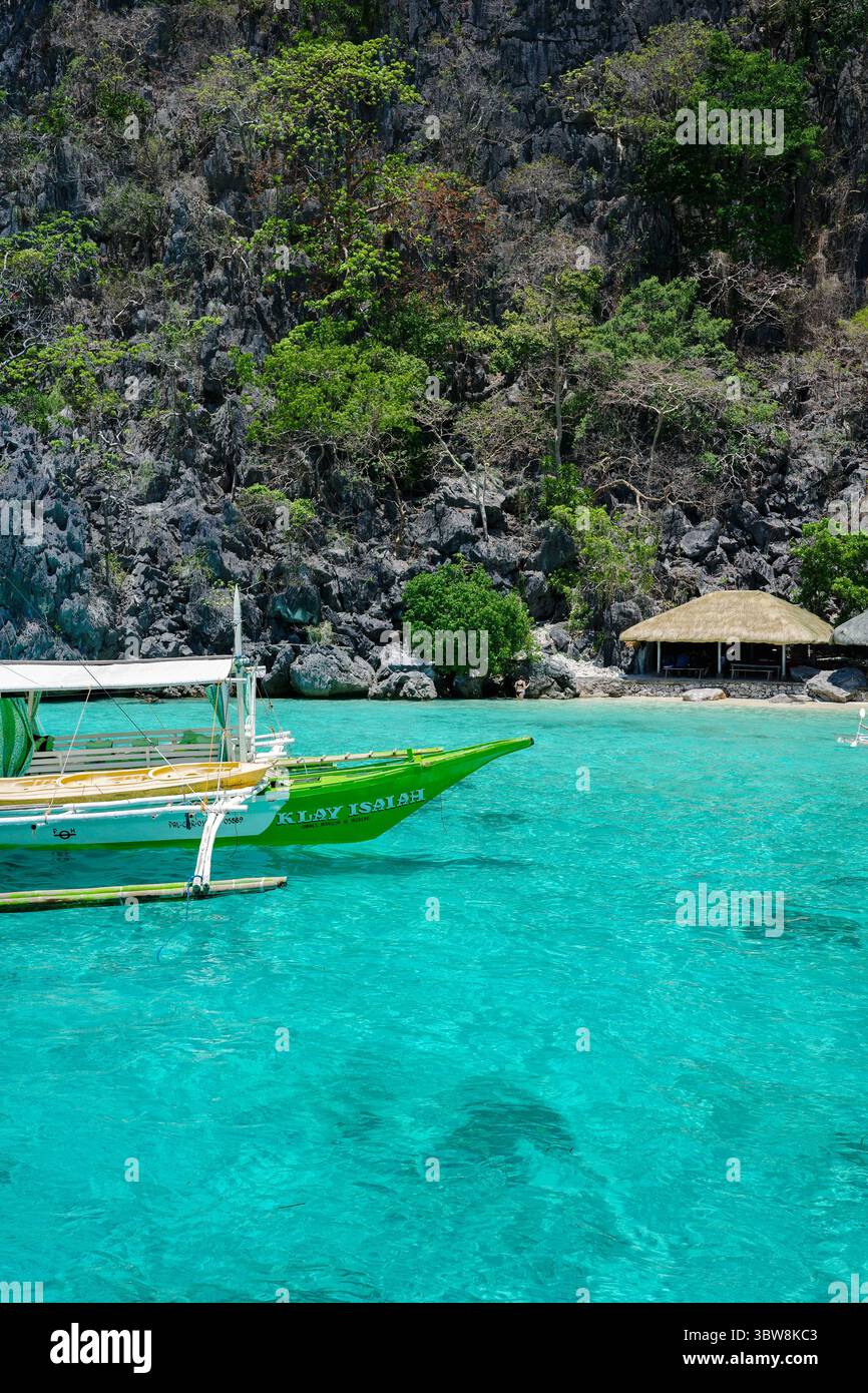 A unique design of a Filipino long-tail boat that is a signature in the ...