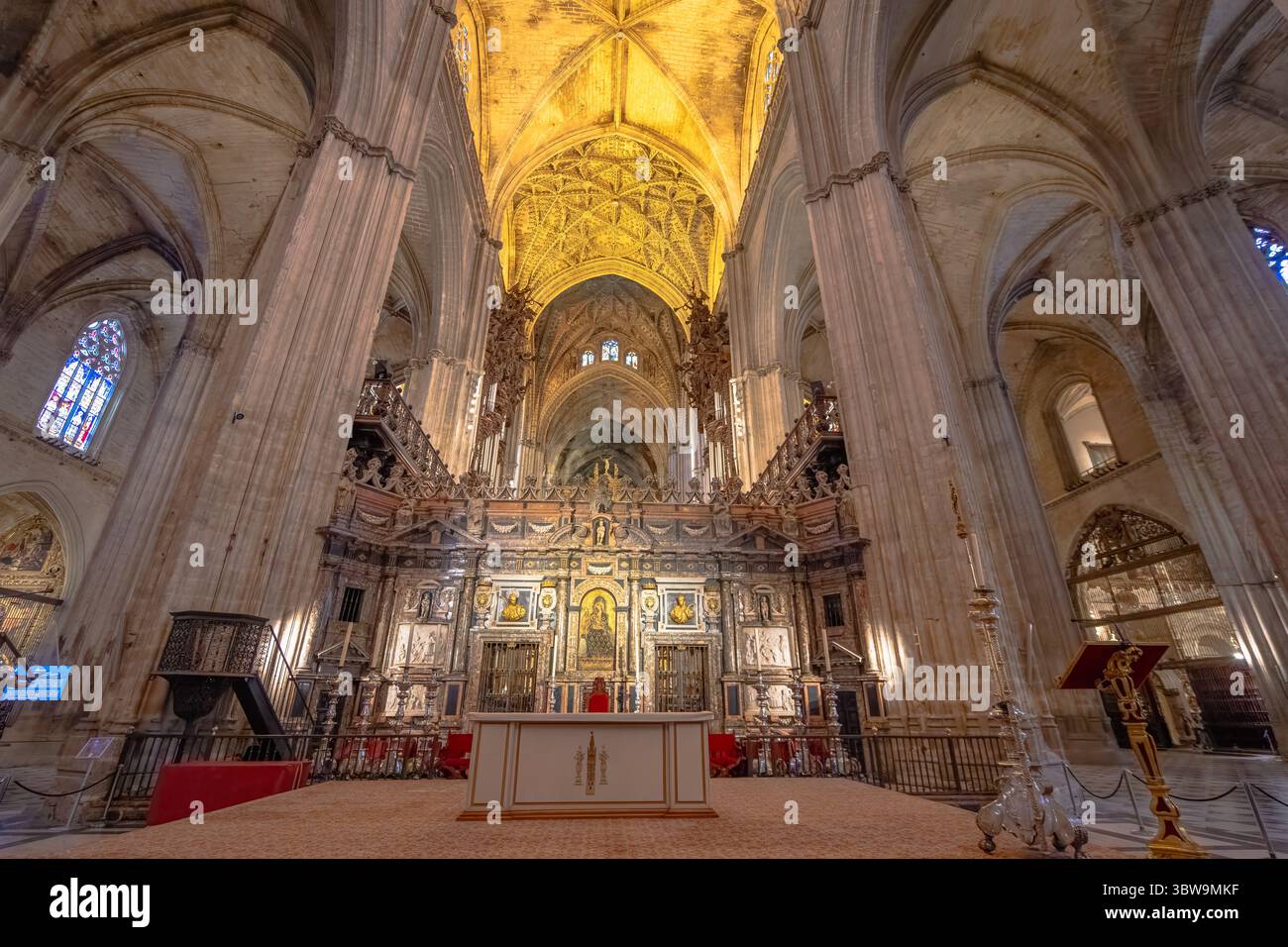 Ornate main altar magnificent ceiling hi-res stock photography and ...