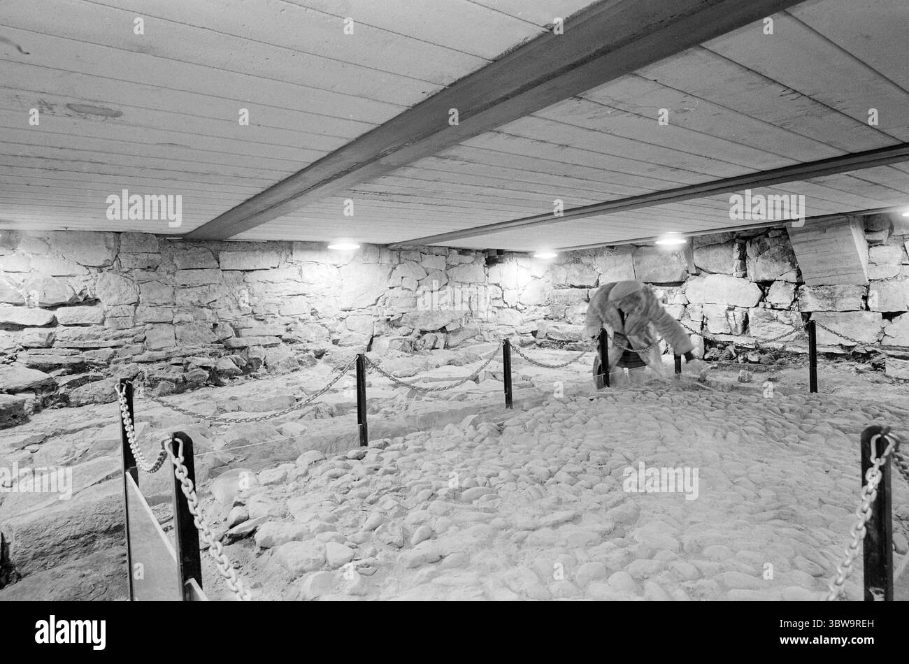 Current 17 - 8 - 1971: House with regretsHouse with a past Ladegården ...
