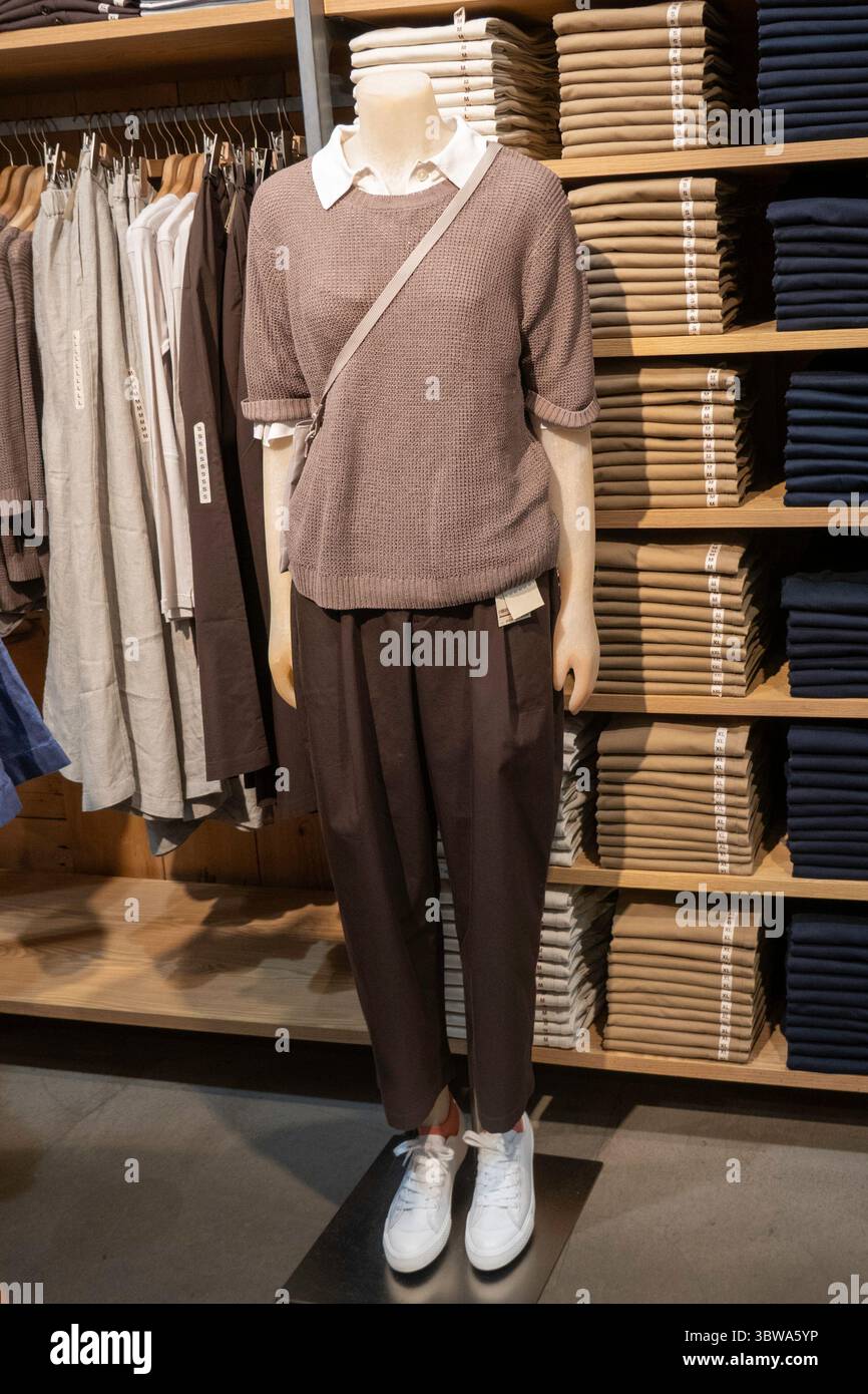 The Japanese flagship Muji store is located at 475 Fifth Avenue in New ...