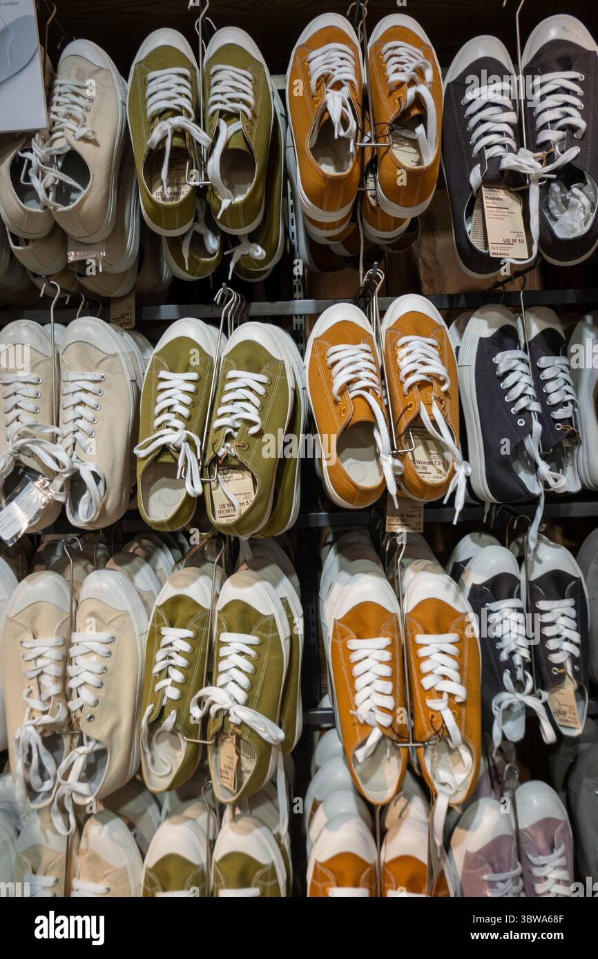 The Japanese flagship Muji store is located at 475 Fifth Avenue in New ...