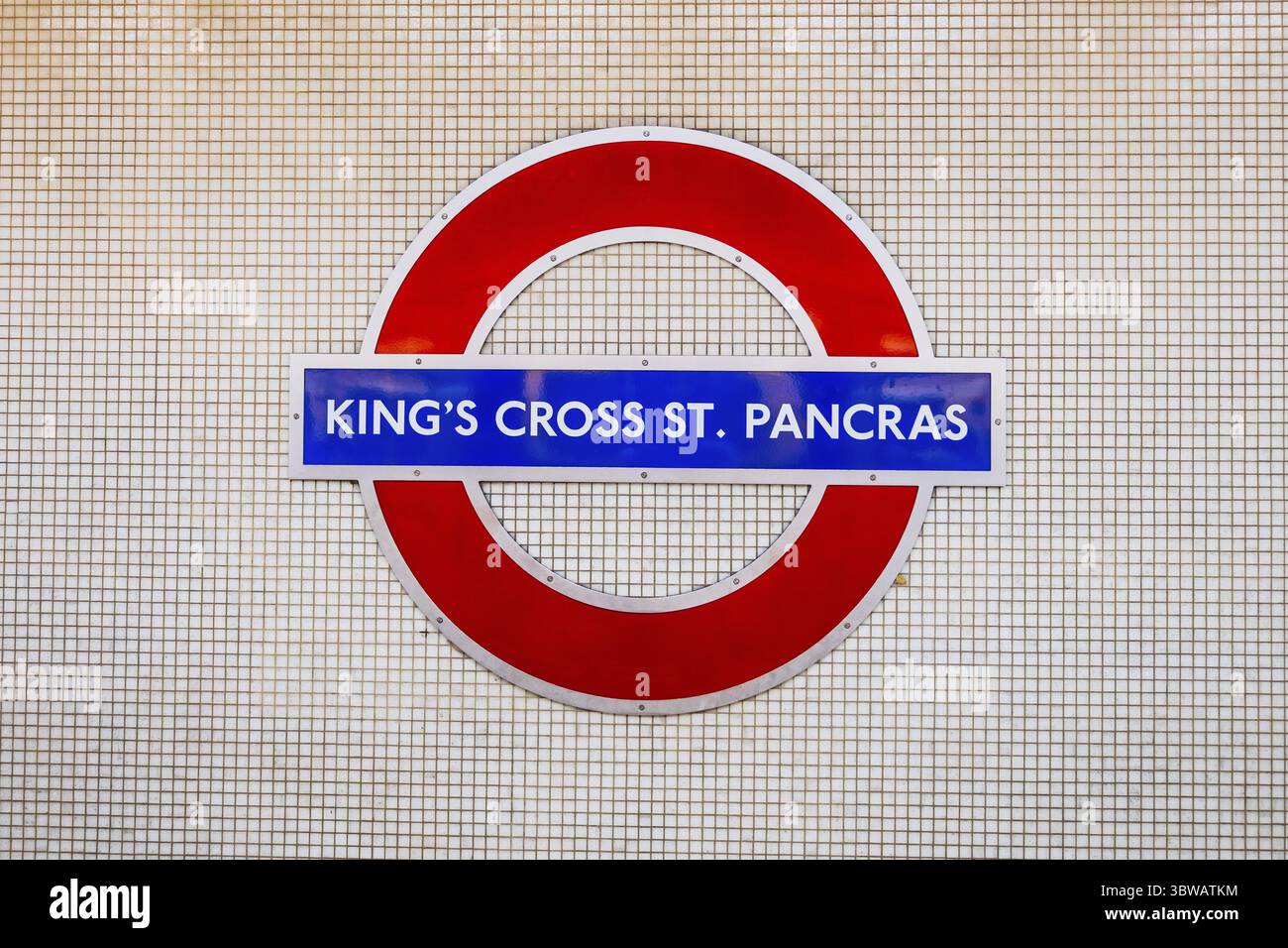 Kings Cross St. Pancras station roundel in the London Underground ...