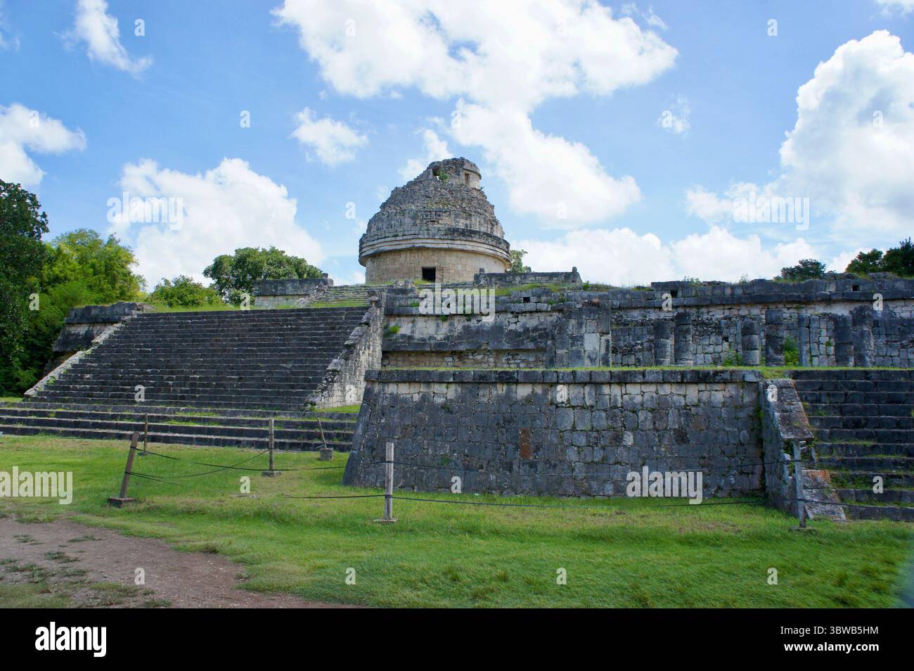 El Caracol – Ancient Mayan Observatory, Chichen Itza, Mexico Stock ...
