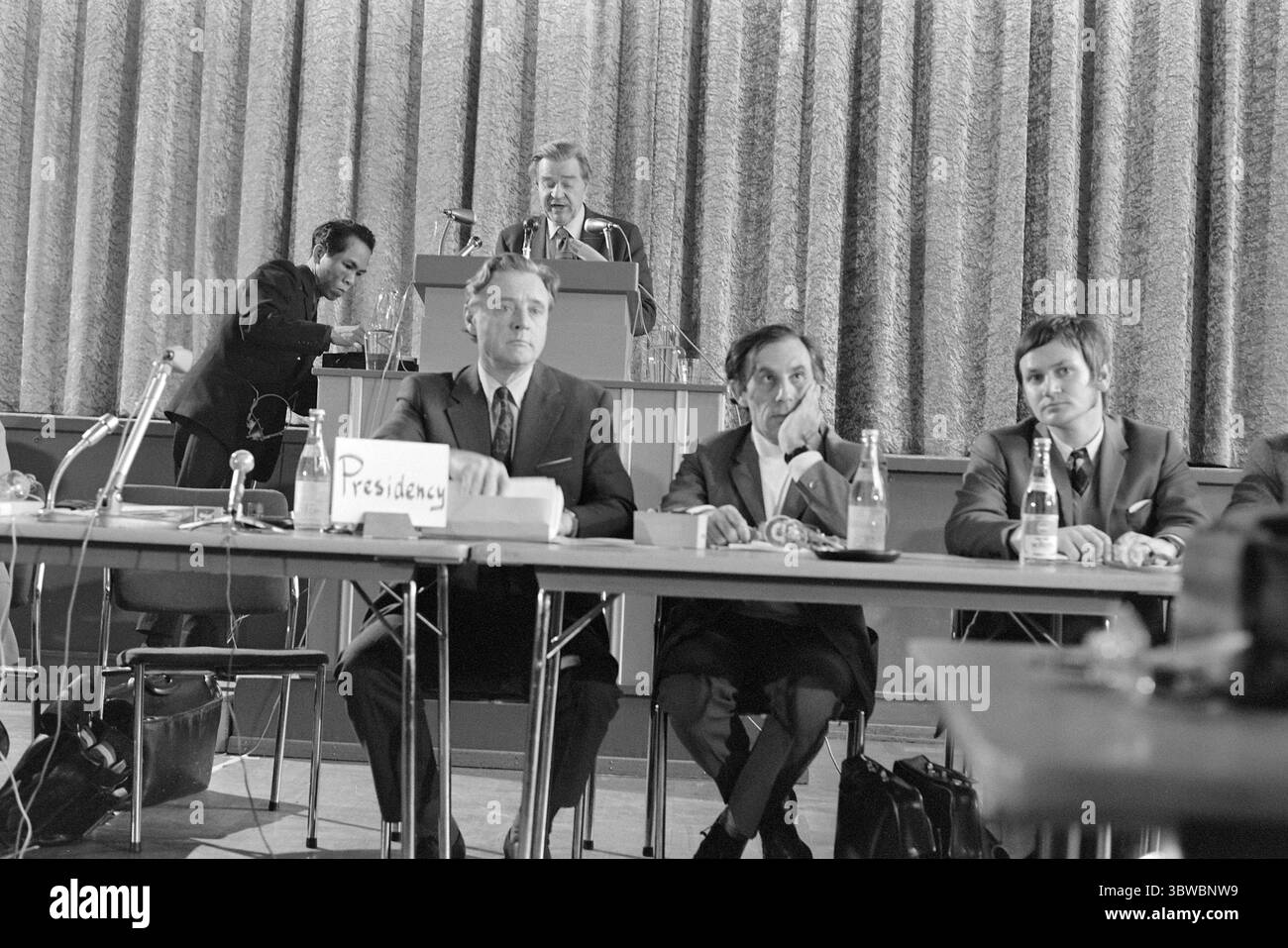 Current 26-2-1971: The war the US is waging."The International ...