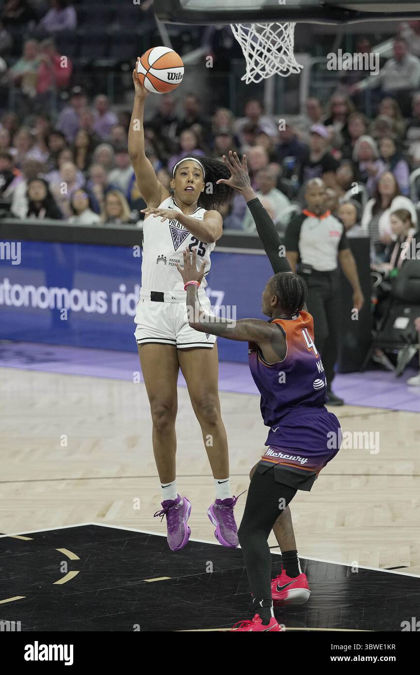 Golden State Valkyries forward Monique Billings (25) shoots the ball over Phoenix Mercury ...