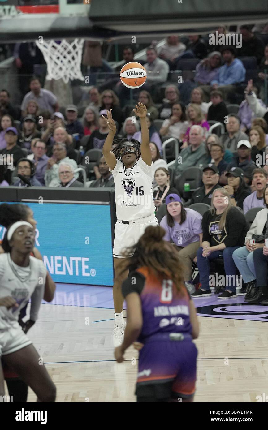 Golden State Valkyries guard Tiffany Hayes (15) attempts a three point ...