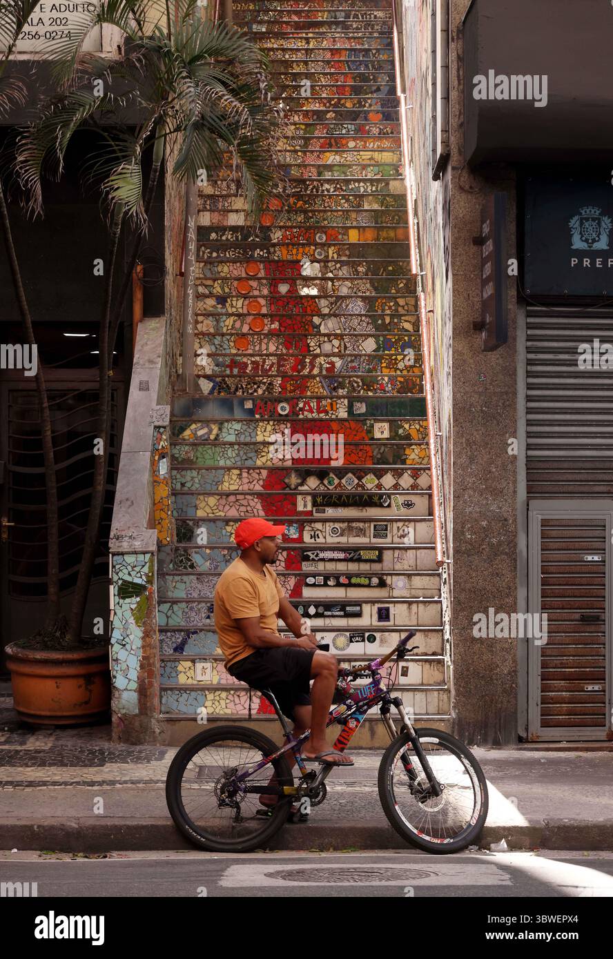 July 16, 2025, Rio De Janeiro, Rio De Janeiro, Brazil: A cyclist leans ...