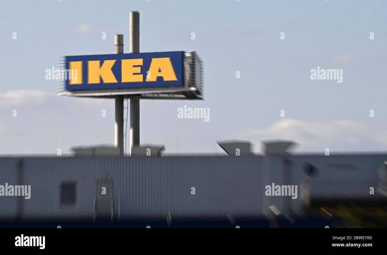 03.2025, xophax, Köln , Cologne , City Stadt Wirtschaft Einzelhandel ...