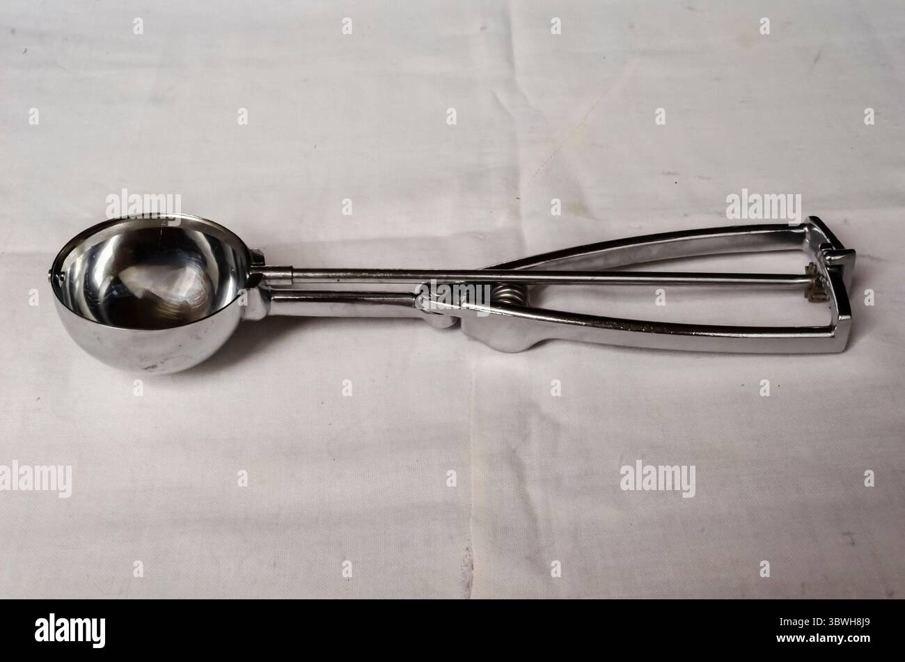 Mash potato scoop hi-res stock photography and images - Alamy