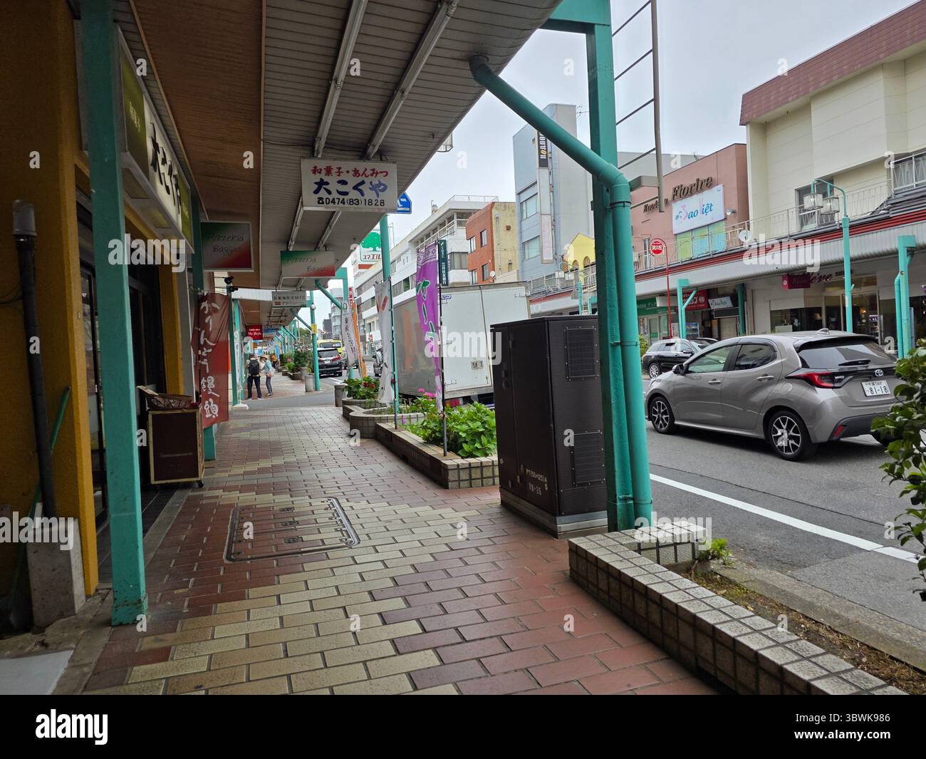 Walking Shopping Mall Area Street Japan Stock Photo - Alamy