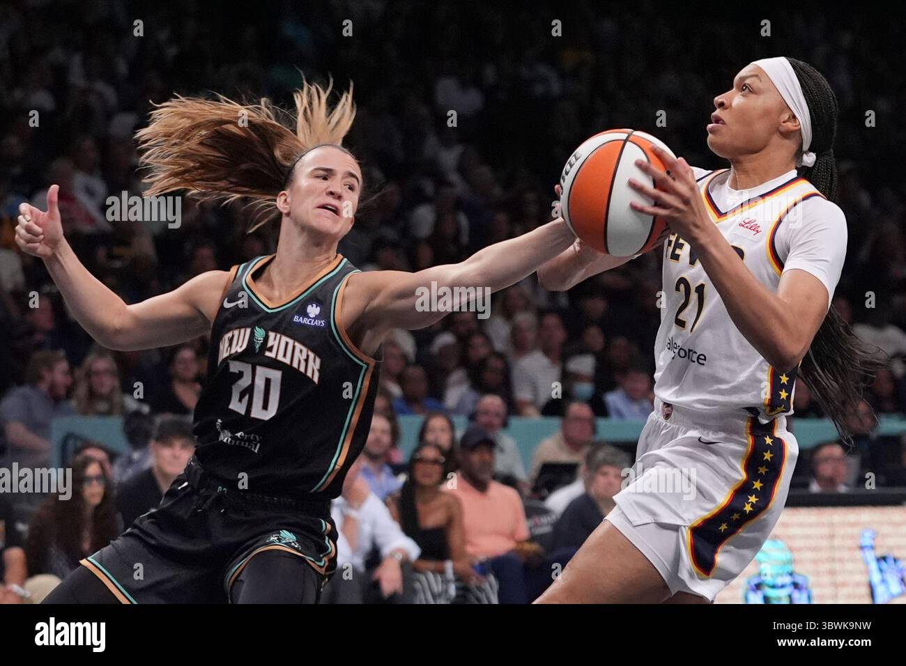 New York Liberty's Sabrina Ionescu (20) defends Indiana Fever's Makayla ...