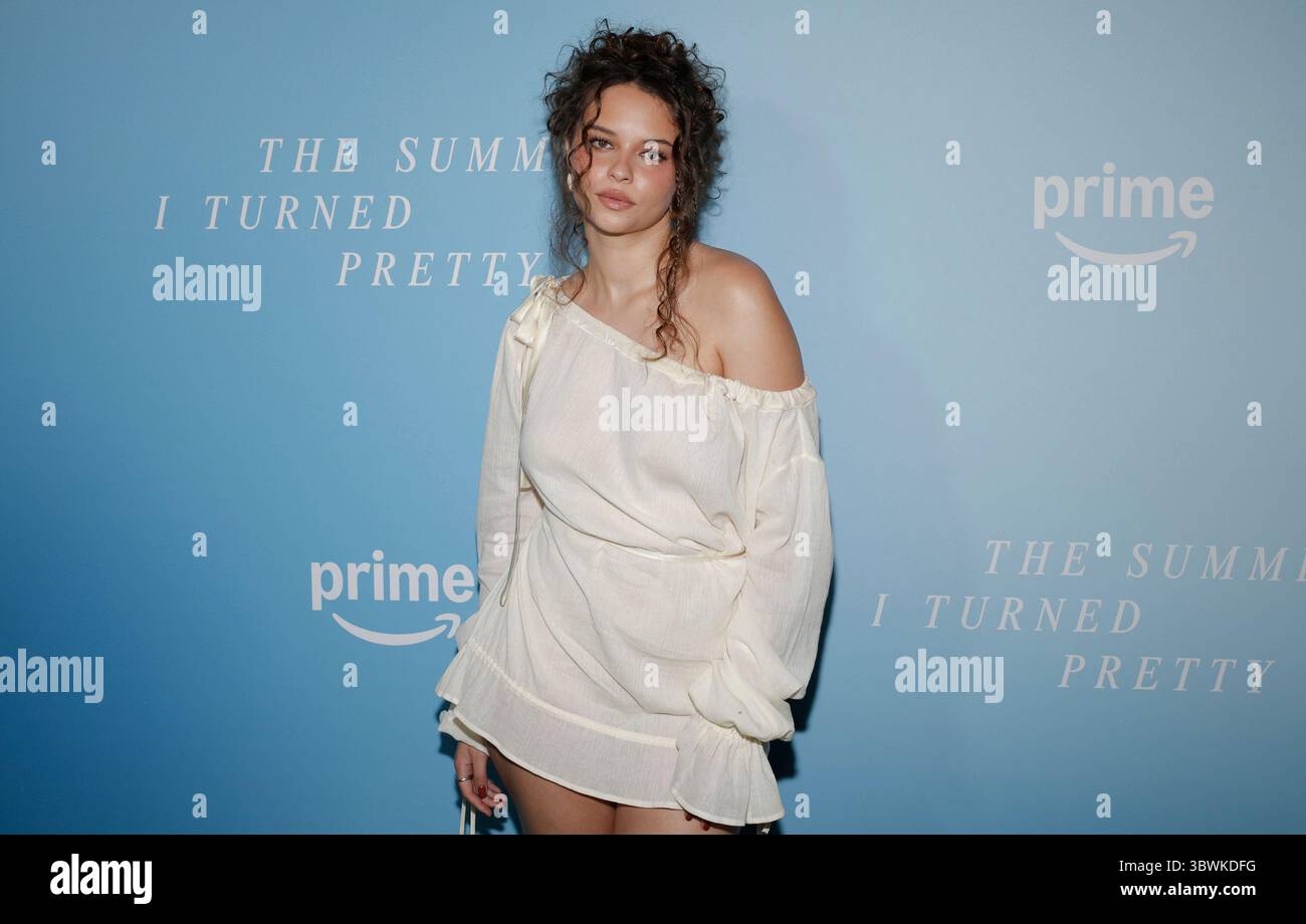 Isabella Briggs attends "The Summer I Turned Pretty" third and final ...