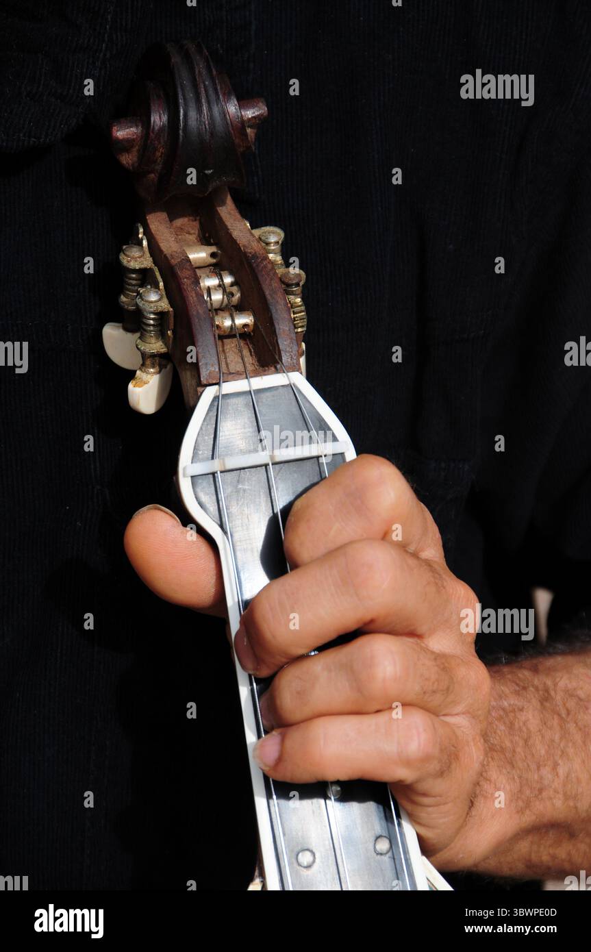 Neck grip hi-res stock photography and images - Alamy