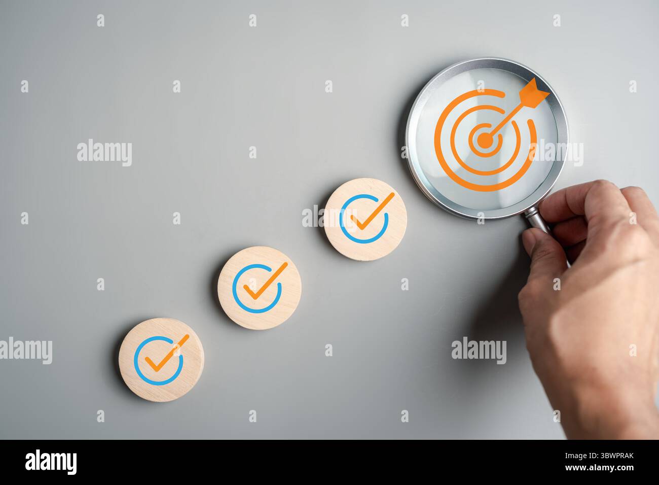 Checklist planning process with progression toward goal, project management, task execution ...