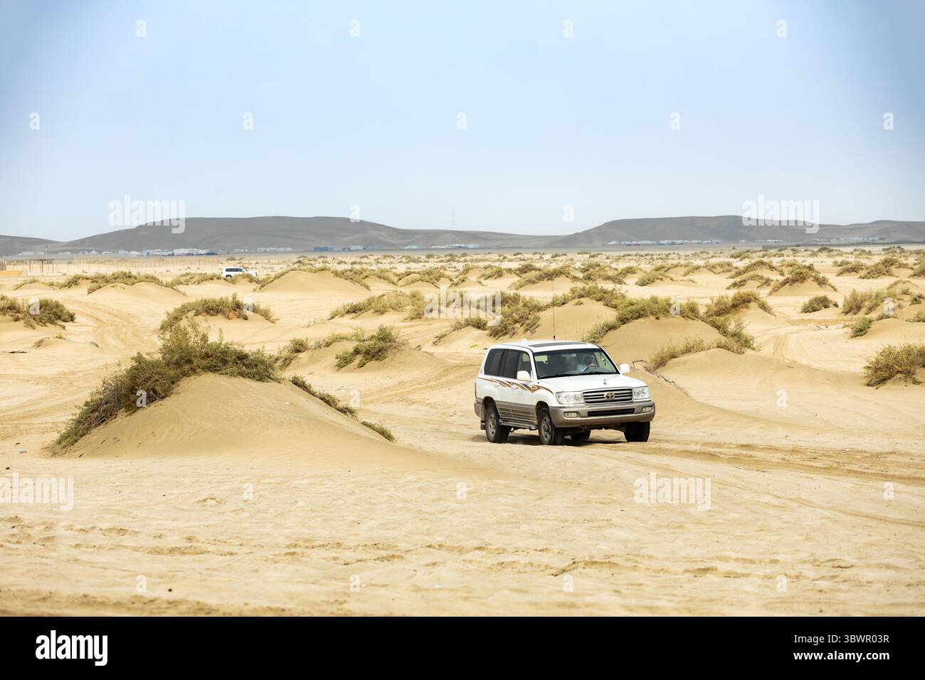 Desert safari and sand dunes bashing in public vehicles in Qatar, Doha ...