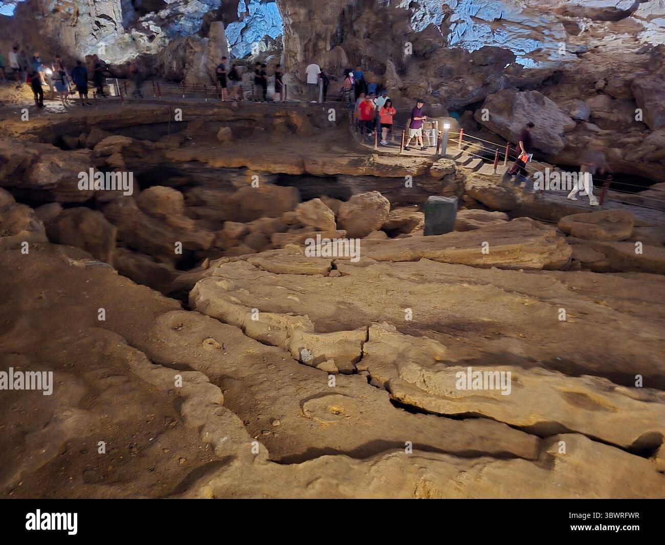 Thien Cung Cave Heavenly Palace Cave of Halong Bay, 4 km away from Dau ...