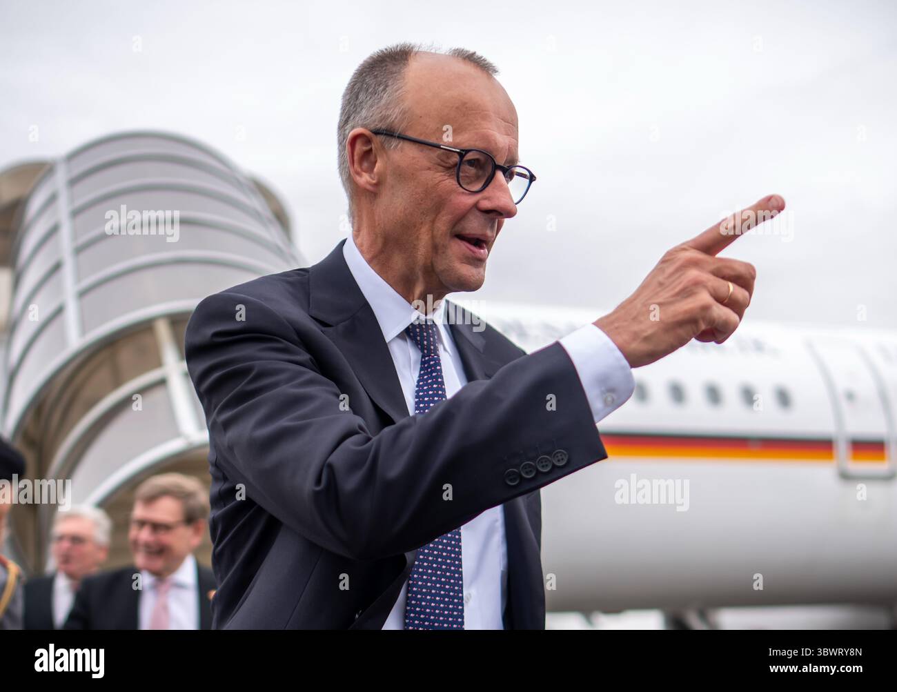 17 July 2025, Great Britain, London: German Chancellor Friedrich Merz ...