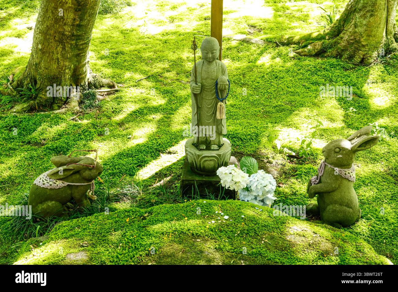 Japanese mythology hi-res stock photography and images - Alamy