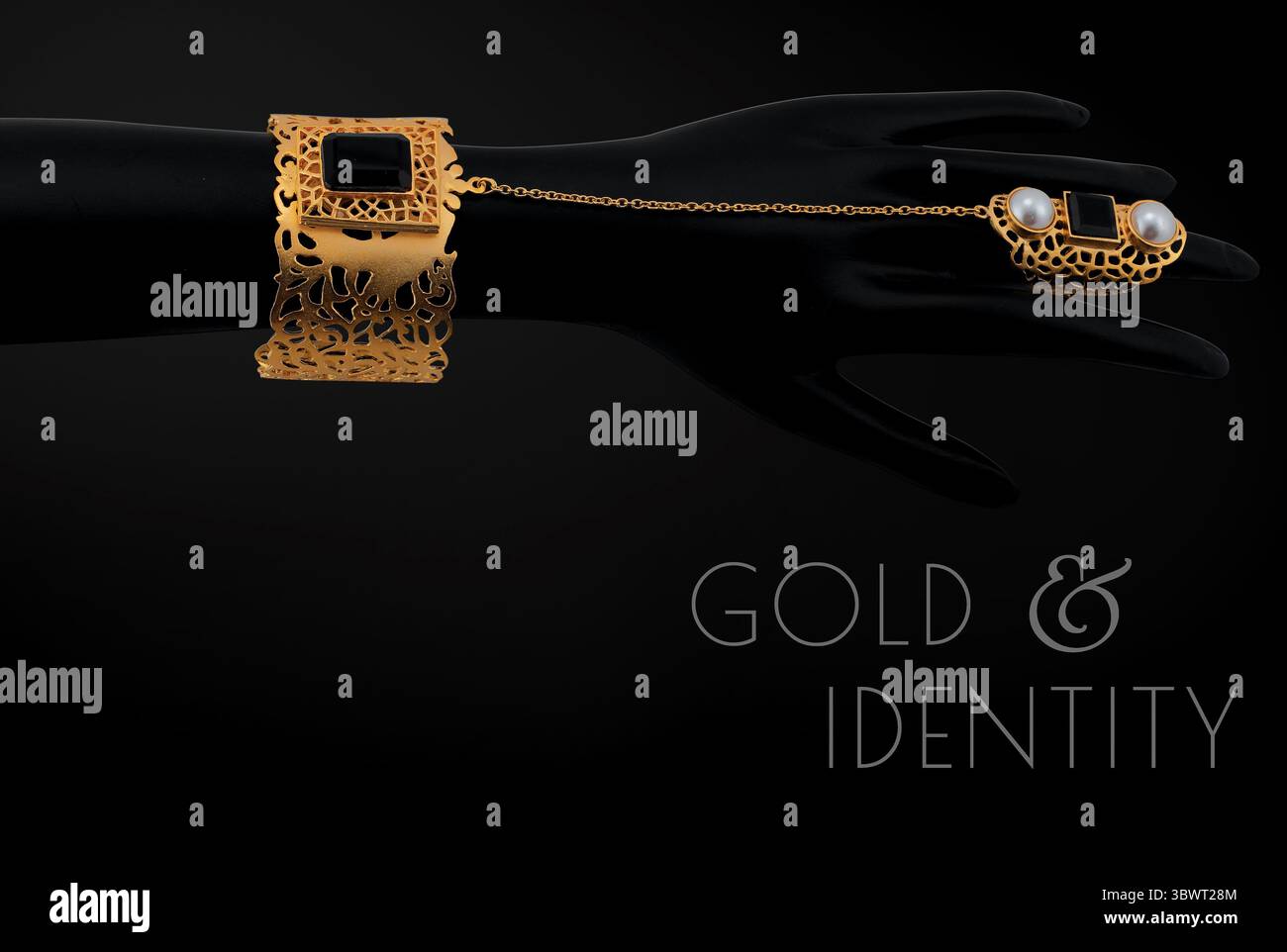 Filigree jewelry hi-res stock photography and images - Alamy