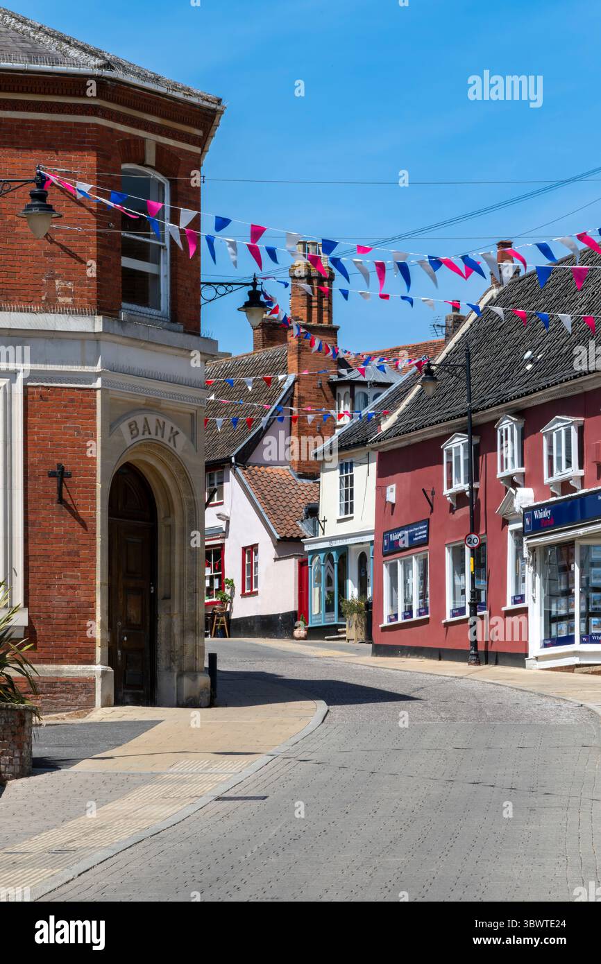 Market Hill in Diss, Suffolk, England. Typical summer in Britain ...