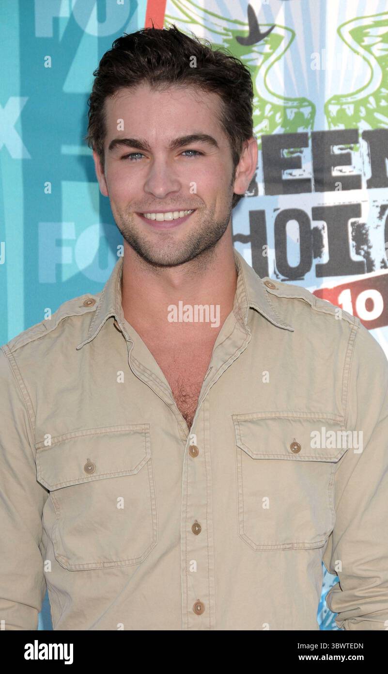 Chace Crawford on the red carpet at the "Teen Choice Awards" held at ...