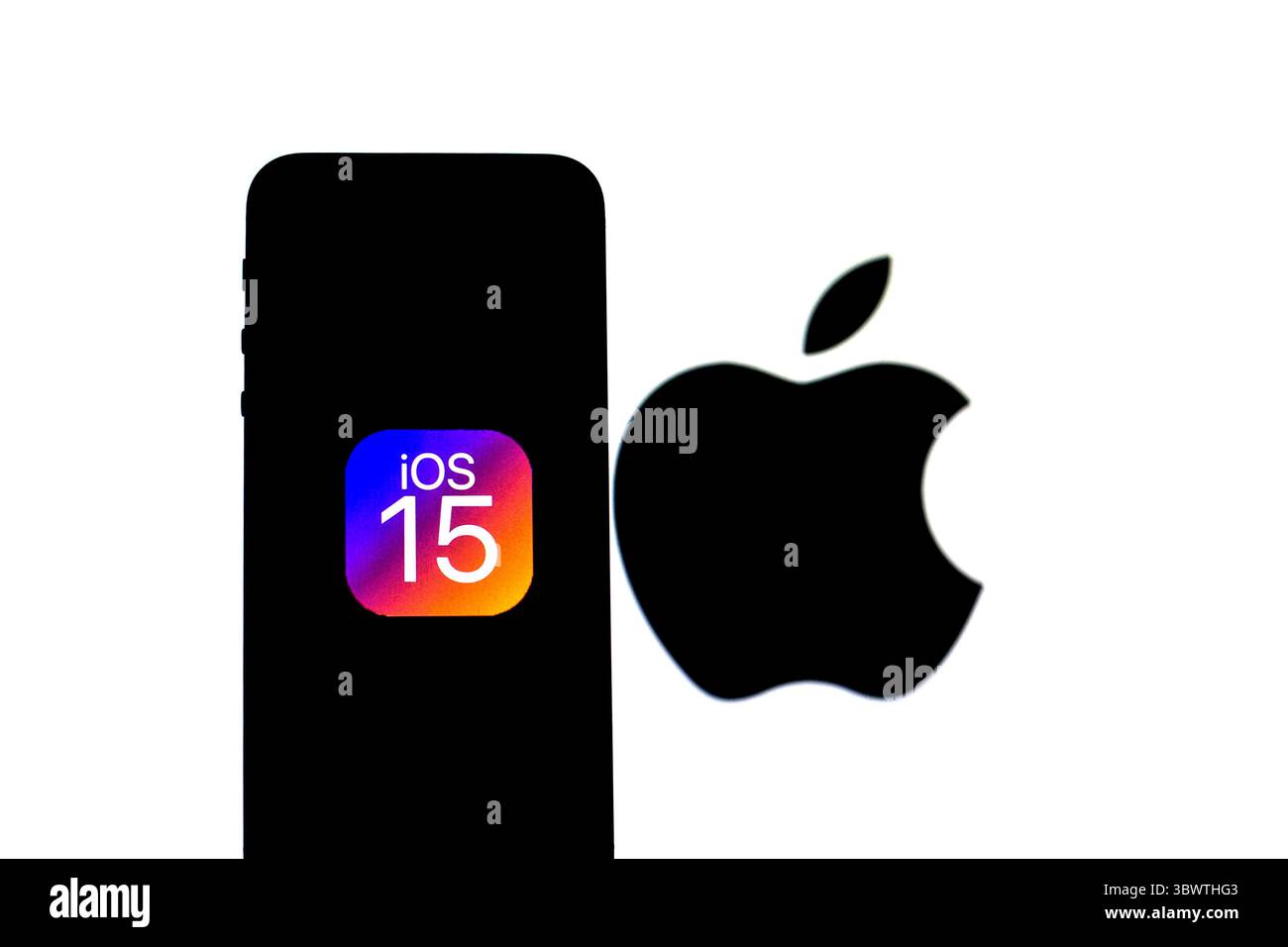 Online store via smartphone Cut Out Stock Images & Pictures - Alamy