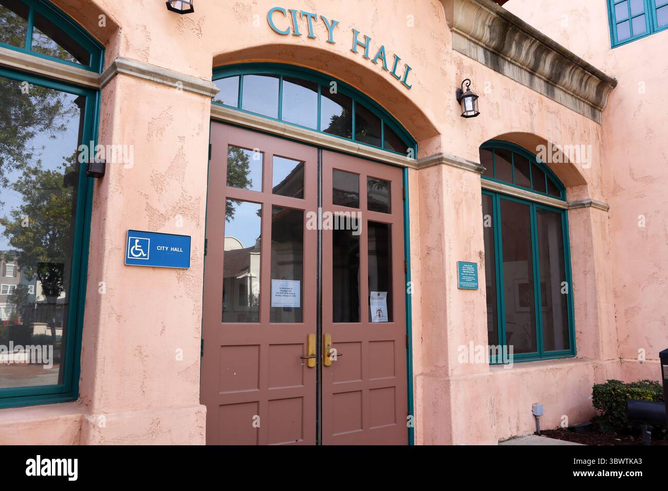 Covina, California: Covina City Hall – Civic Government Building at 125 ...