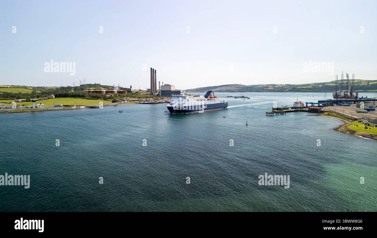 This striking image captures the P&O European Highlander ferry as it ...