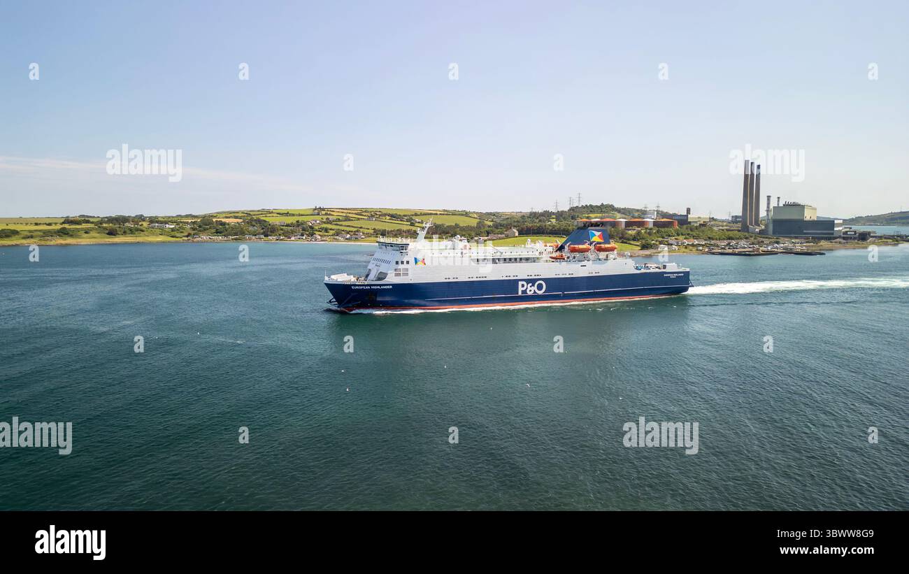 This striking image captures the P&O European Highlander ferry as it ...
