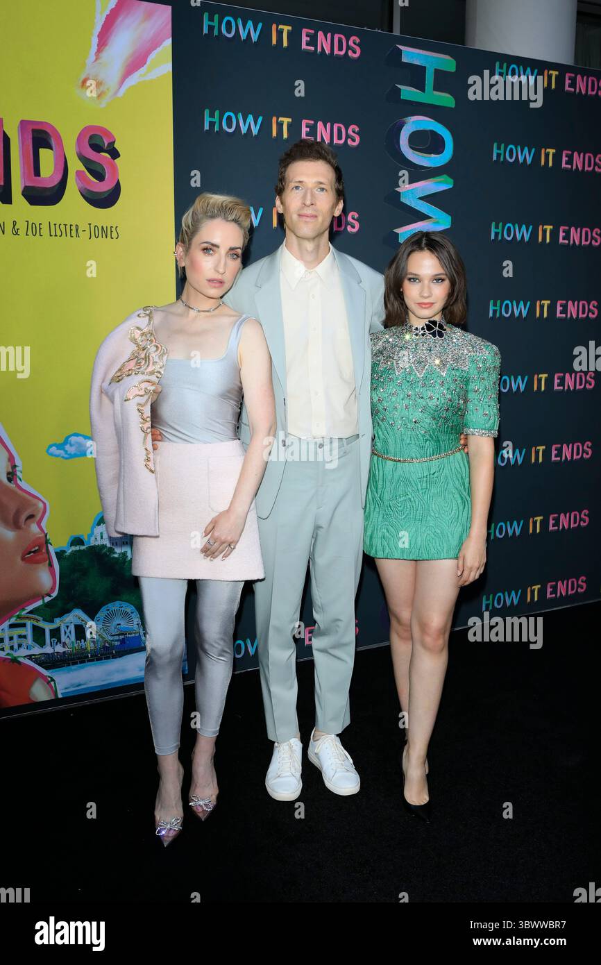 July 15, 2021, Los Angeles, CA, USA: LOS ANGELES - JUL 15: Zoe Lister-Jones, Daryl Wein, Cailee ...