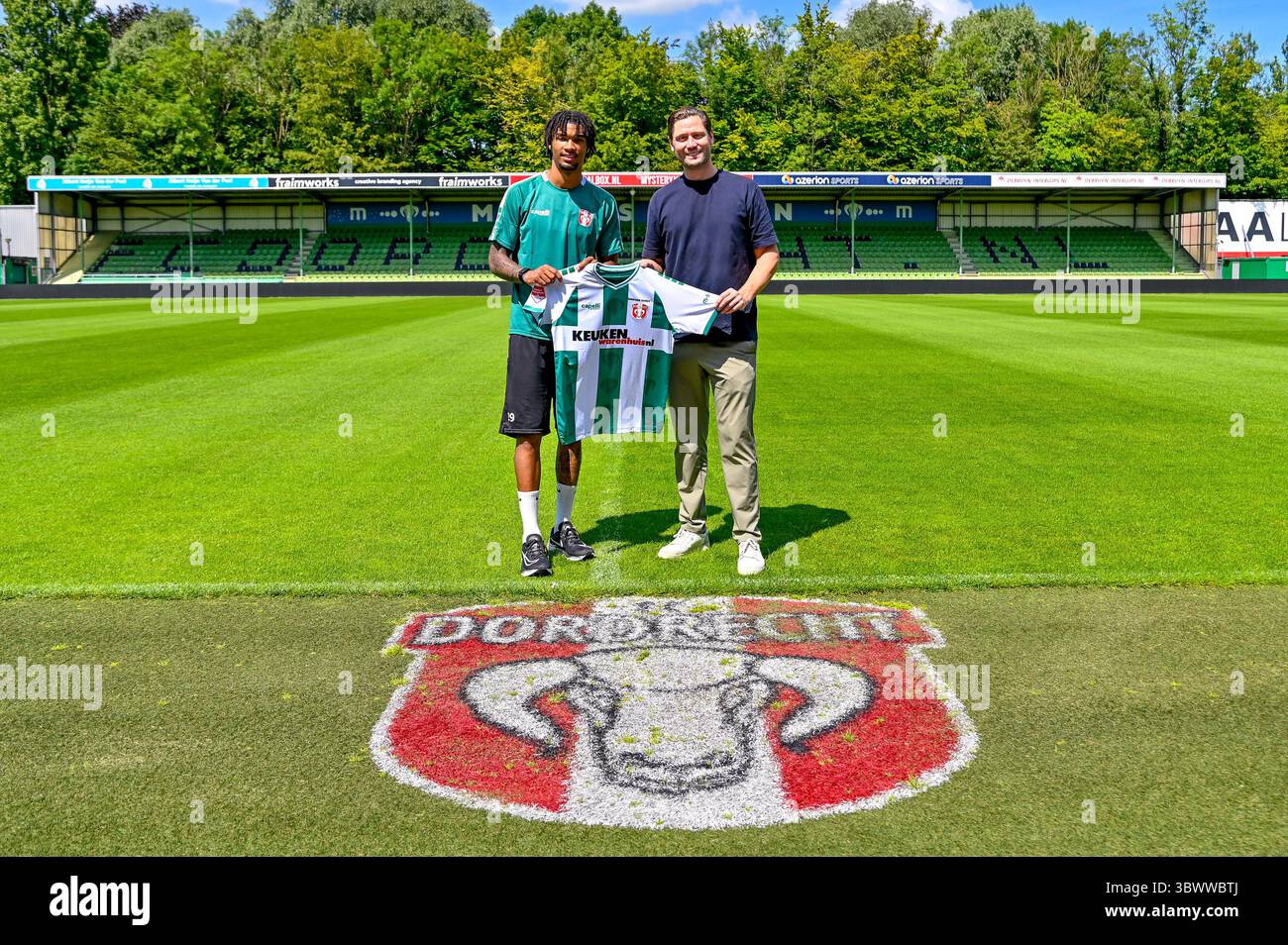 Dordrecht - Yannick Eduardo, Steinar Dietz during the contract signing ...