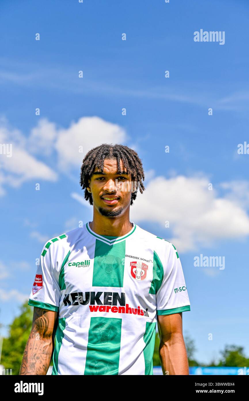 Dordrecht - Yannick Eduardo during the contract signing and portrait ...