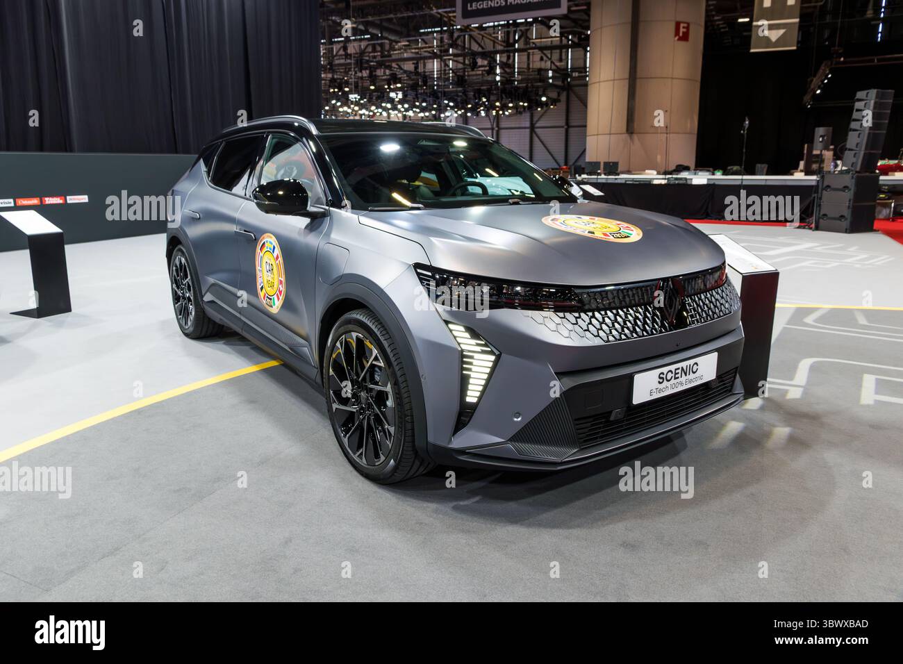 Fully electric compact suv hi-res stock photography and images - Alamy