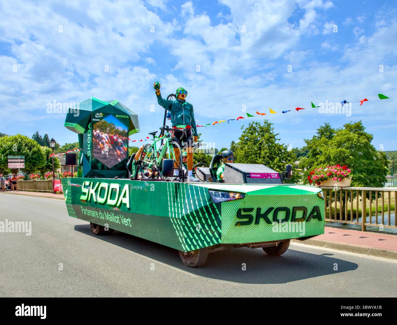 "Skoda" cars advertising publicity vehicle - part of La Caravane of the ...