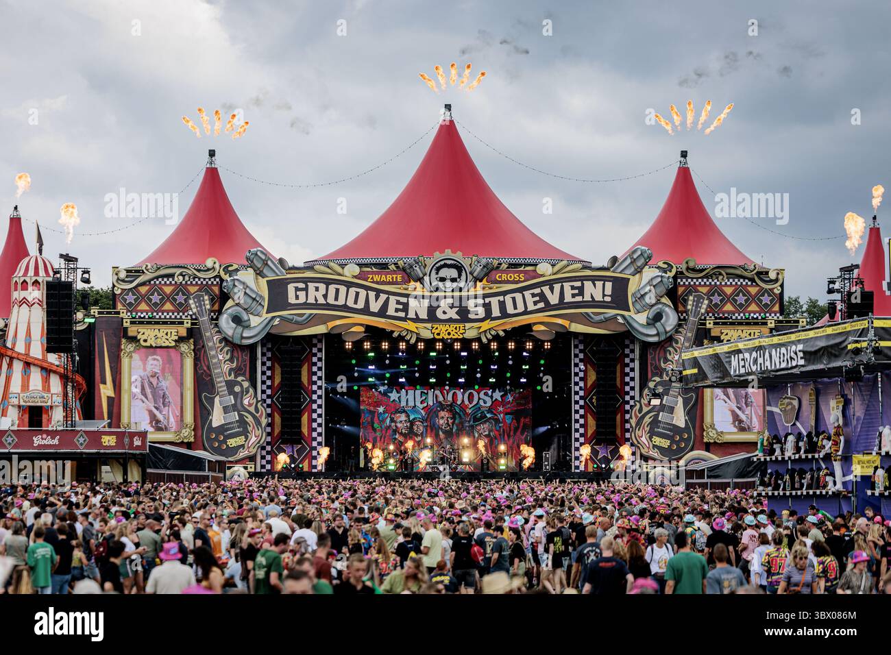 LICHTENVOORDE - Visitors on the first day of festival Zwarte Cross. The ...
