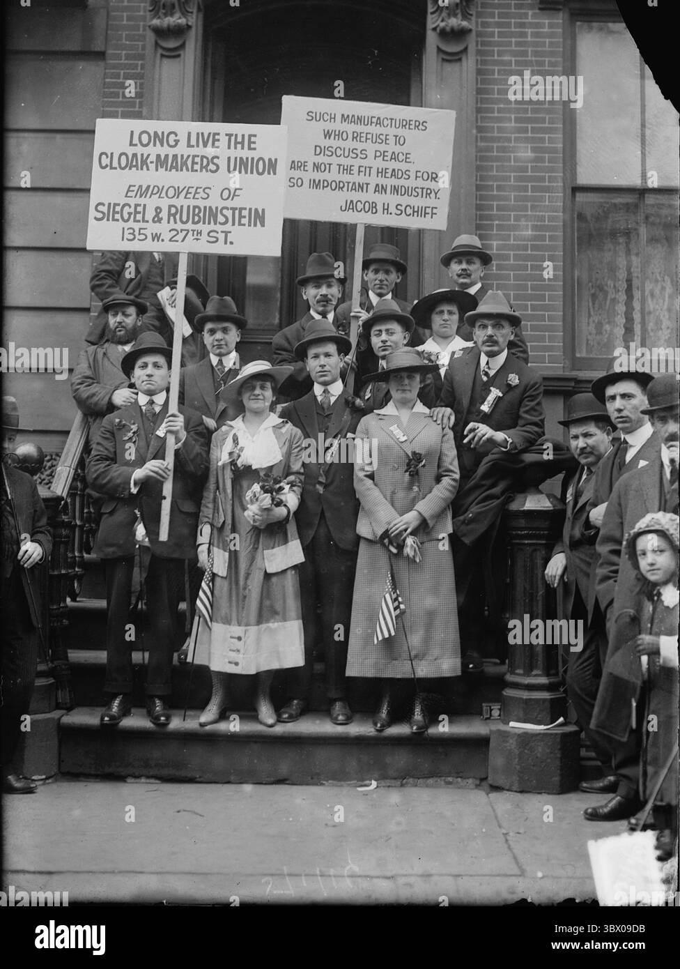 Striking of cloak makers, N.Y., 5/1/16, [pickets grouped on steps ...