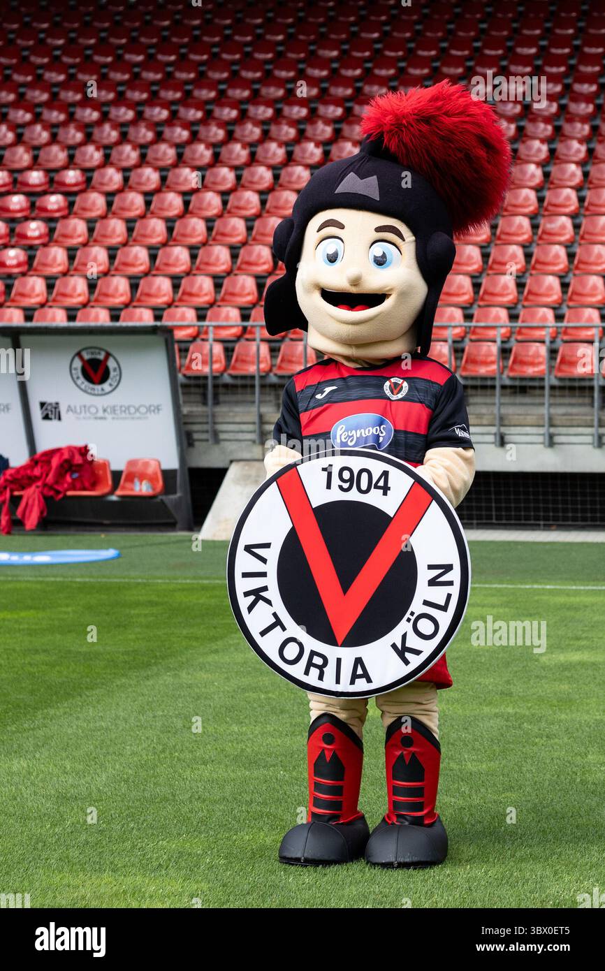 Viktor, Maskottchen des FC Viktoria K?ln. Mannschaftsshooting Viktoria ...