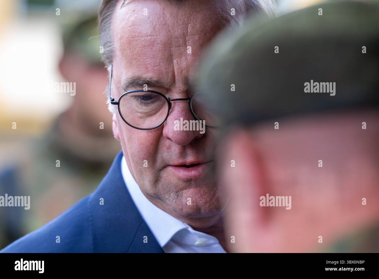 Verteidigungsminister Boris Pistorius zu Besuch im ...