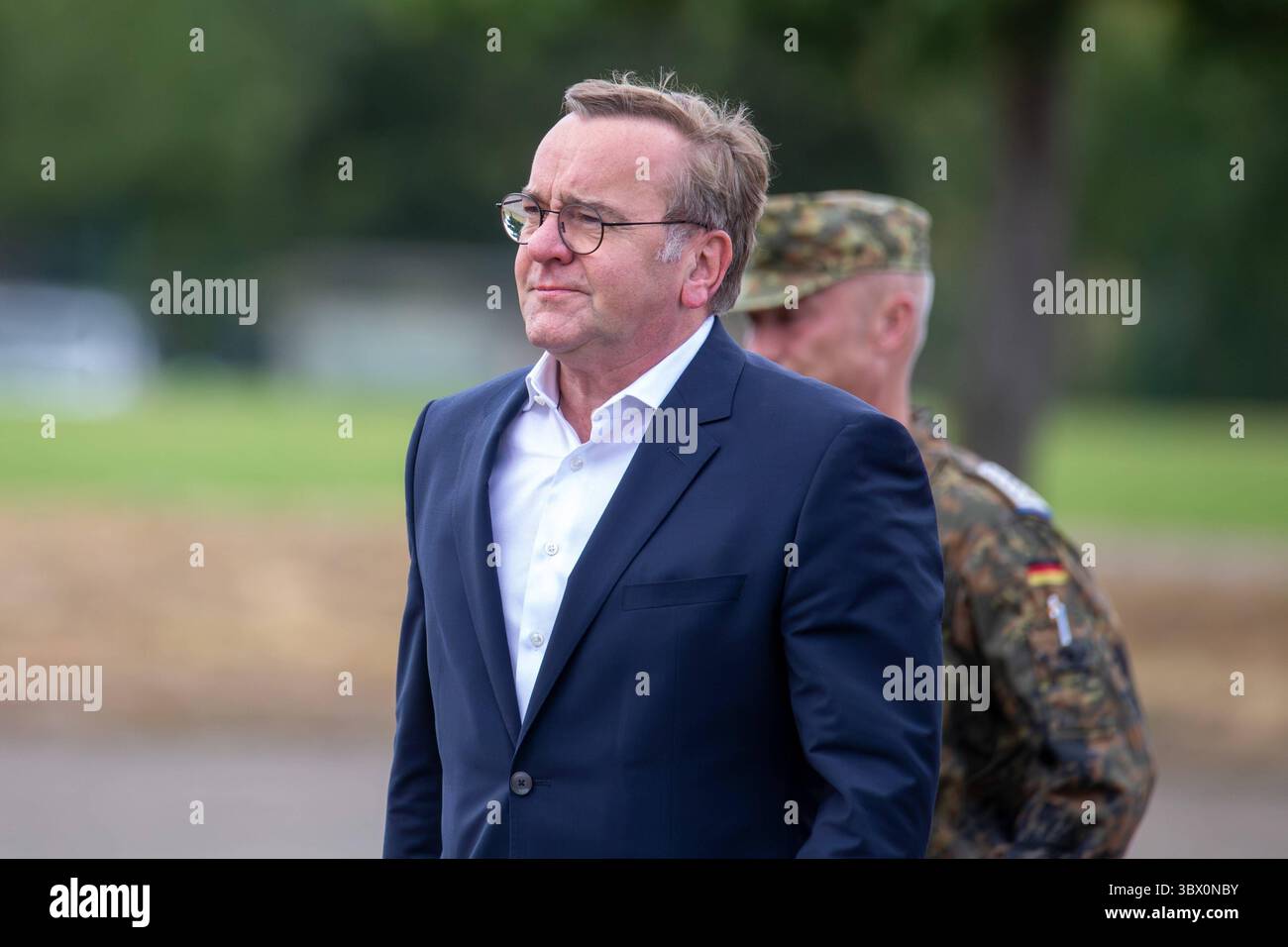 Verteidigungsminister Boris Pistorius zu Besuch im ...