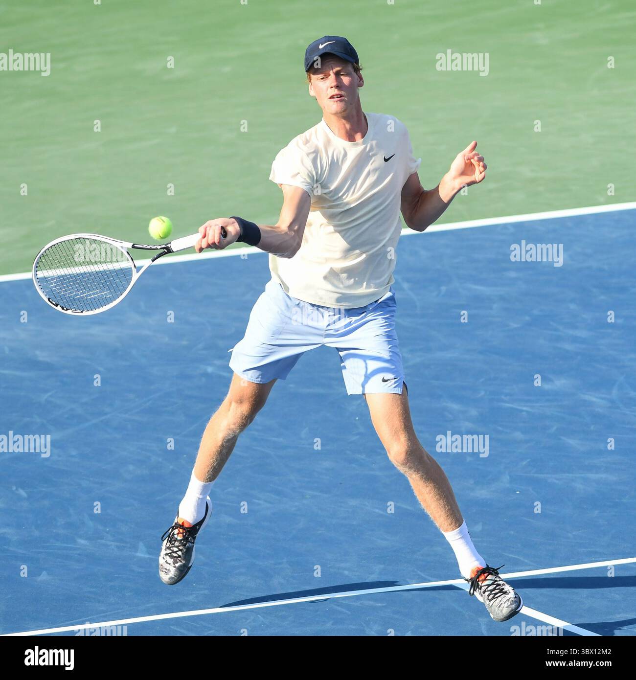 August 8, 2021, Washington, D.C, U.S: JANNIK SINNER hits a forehand ...