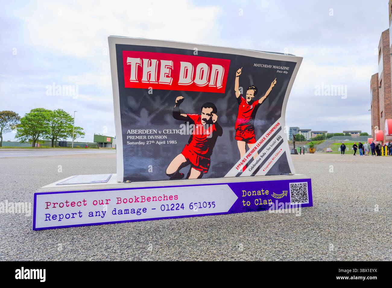 Aberdeen FC Sculpture part of the Clan Cancer Support Bookbench Trail ...