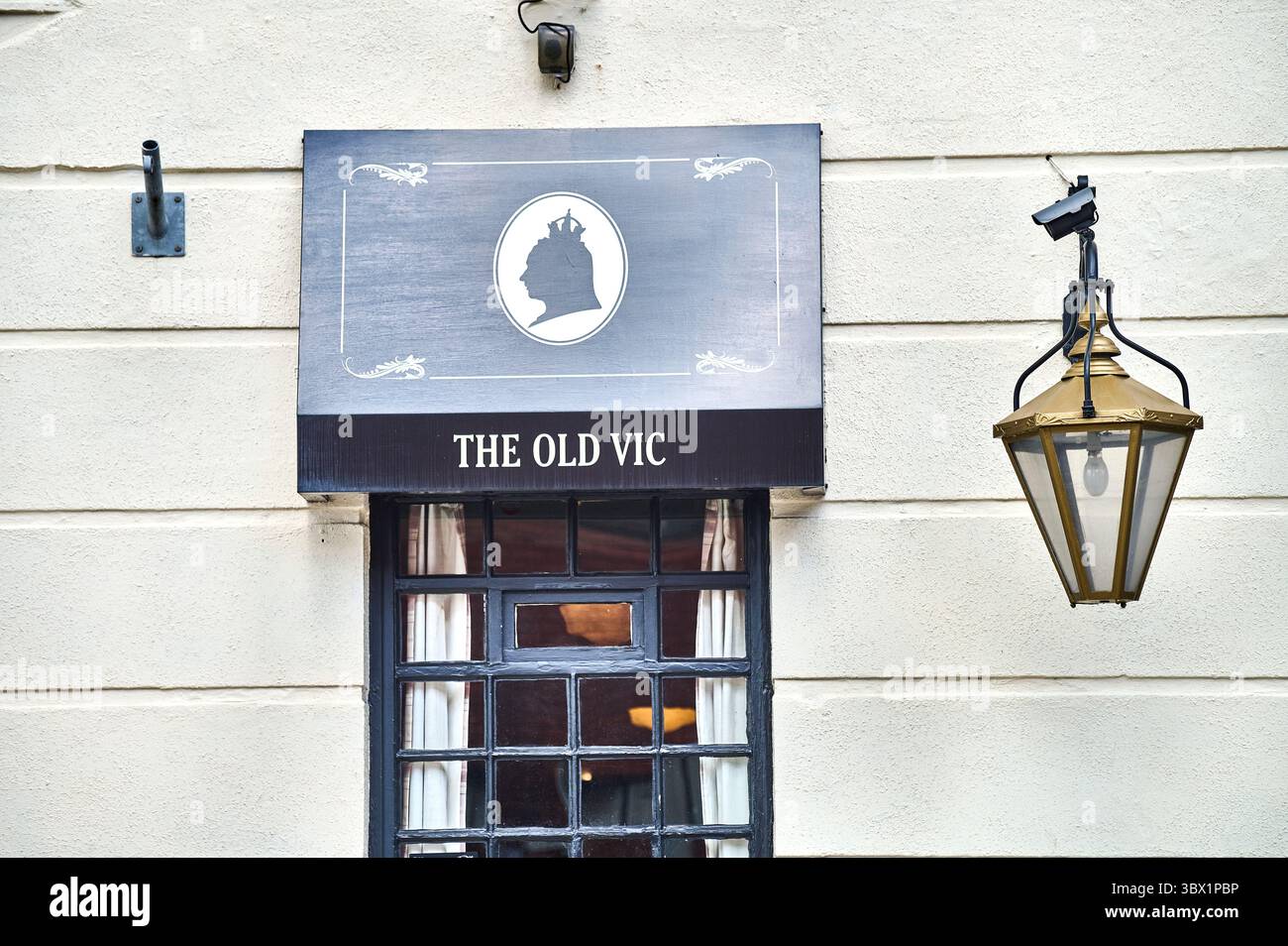 Exterior of The Old Vic pub on Fishergate in Preston,UK Stock Photo - Alamy
