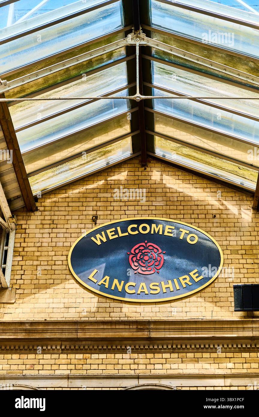 Lancashire rose emblem hi-res stock photography and images - Alamy