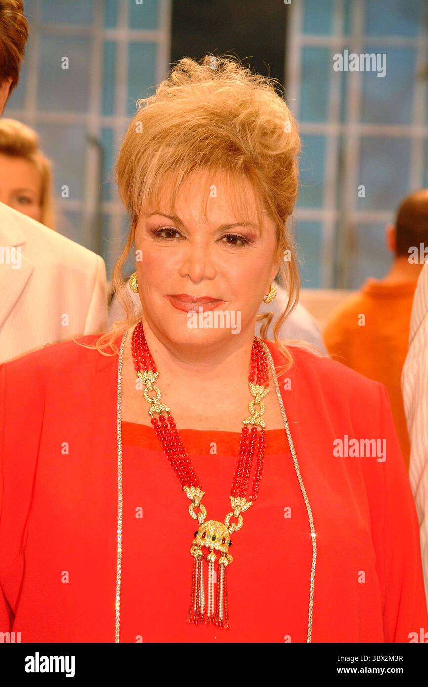 Connie Francis, die Saengerin beim Hochzeitsfest der Volksmusik ARD am ...