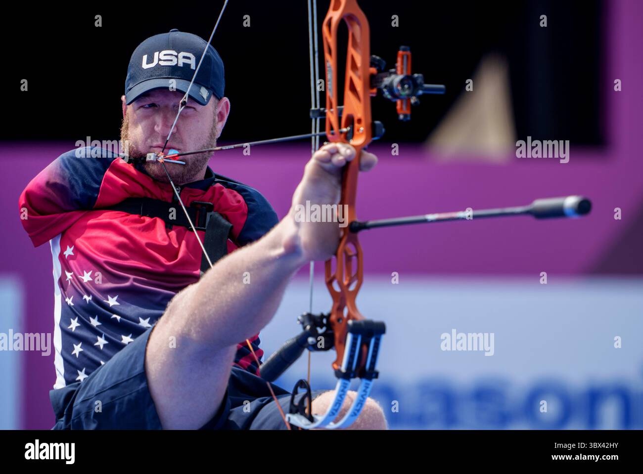 August 28, 2021 - Tokyo, Japan: Matt Stutzman USA competing in the ...