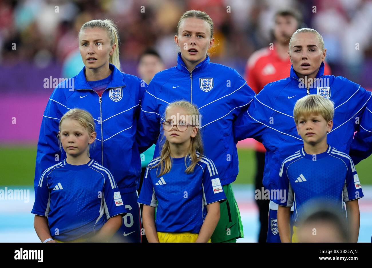 (left to right) England's Leah Williamson, Hannah Hampton and Alex ...