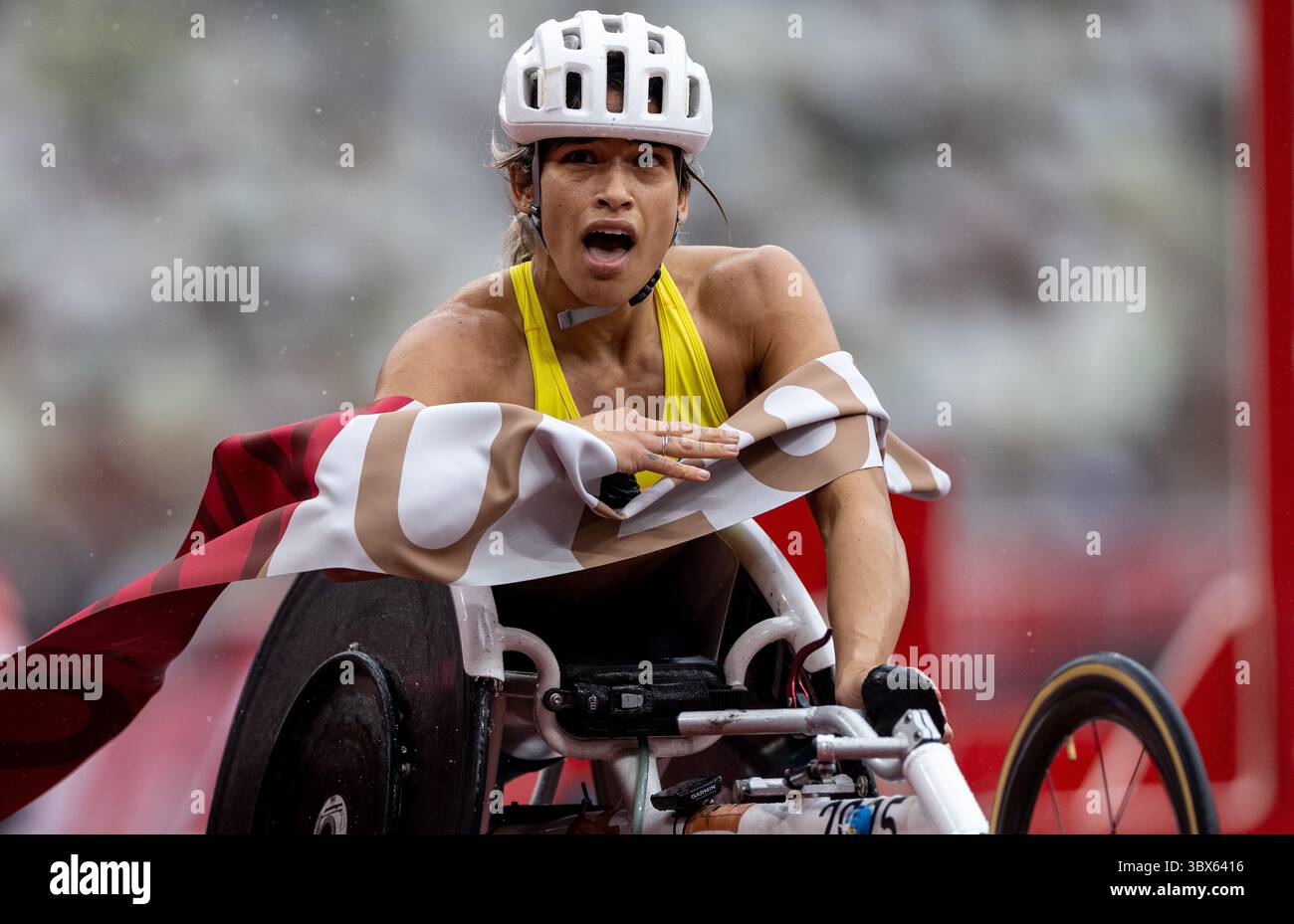 September 5, 2021, Tokyo, Japan: Madison De Rozario AUS breaks the tape ...