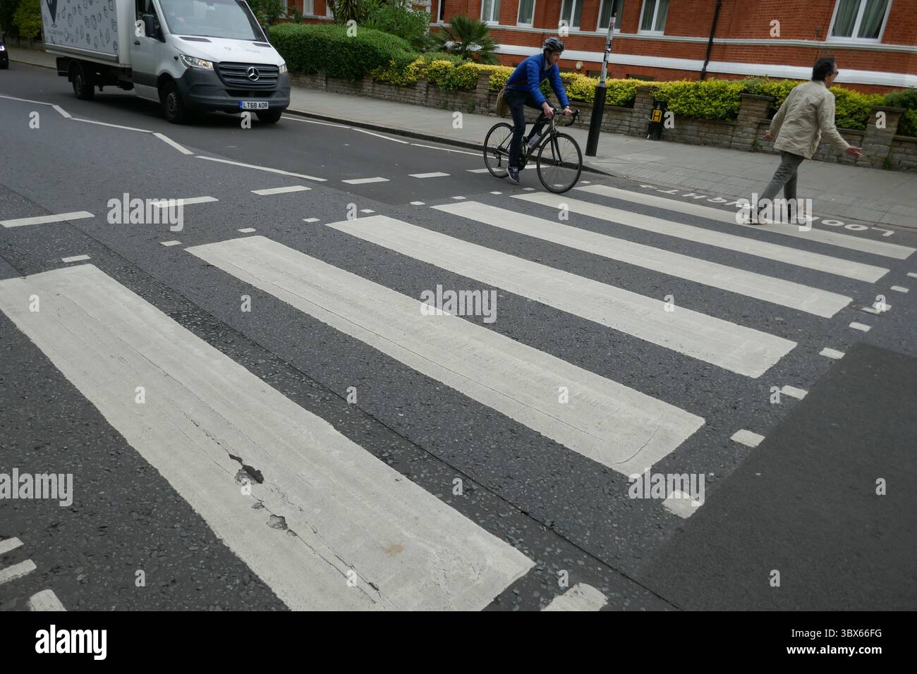 London, England 27th May 2025 Abbey Road Crosswalk at Abbey Road ...