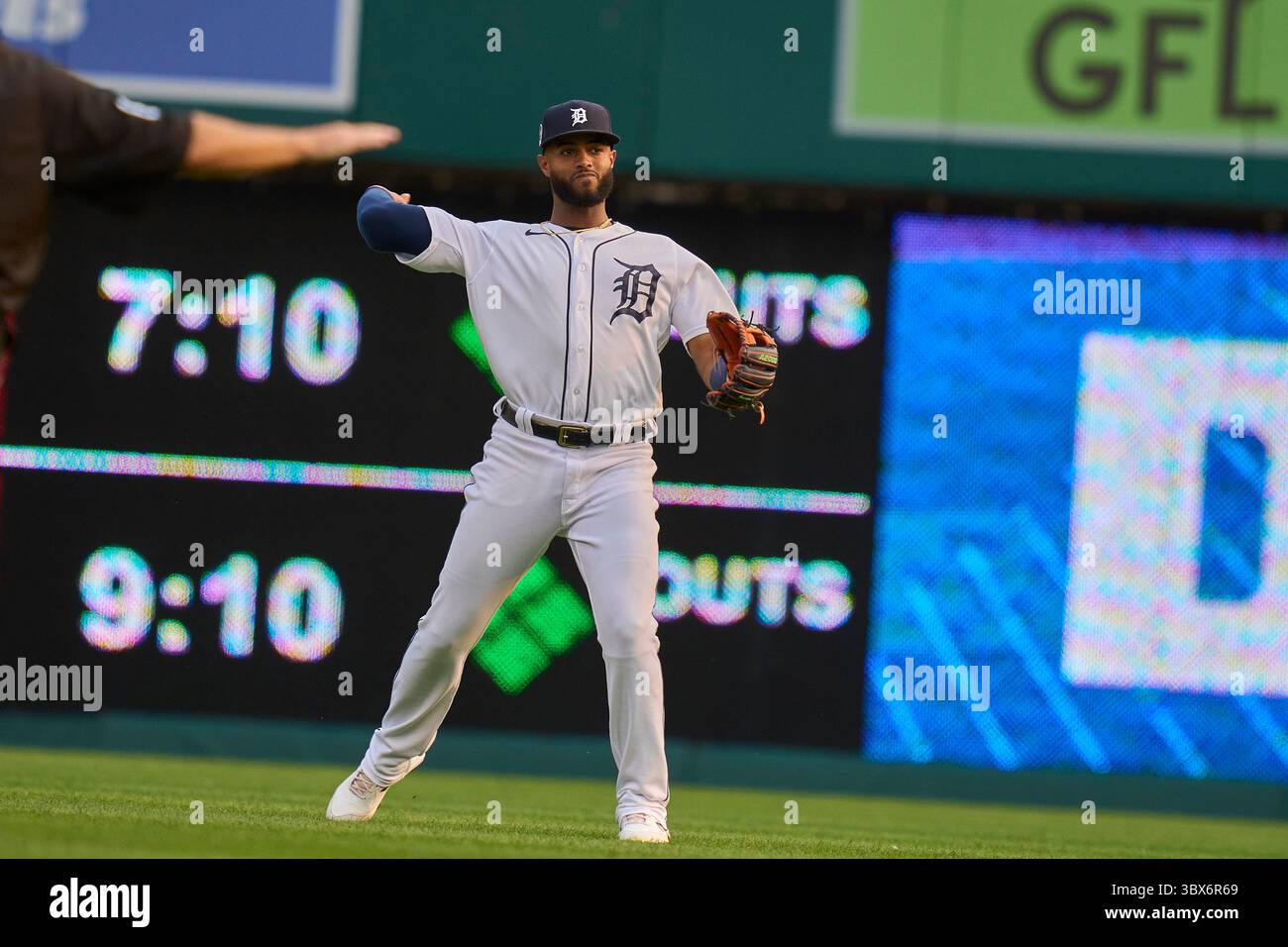September 11 2021: Detroit shortstop Niko Goodrum (28) makes a play ...