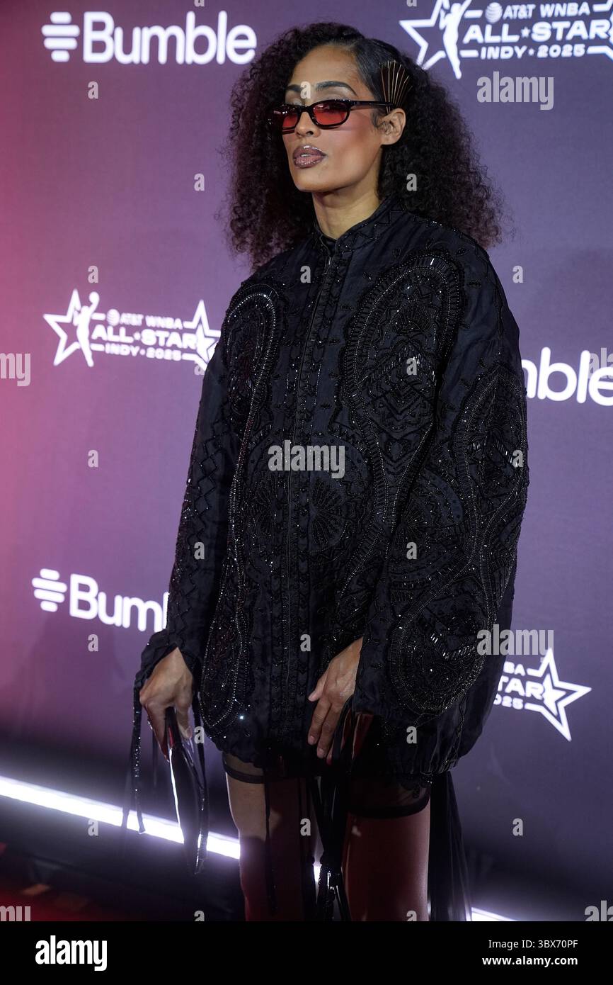Seattle Storm's Skylar Diggins poses on the orange carpet for WNBA All ...